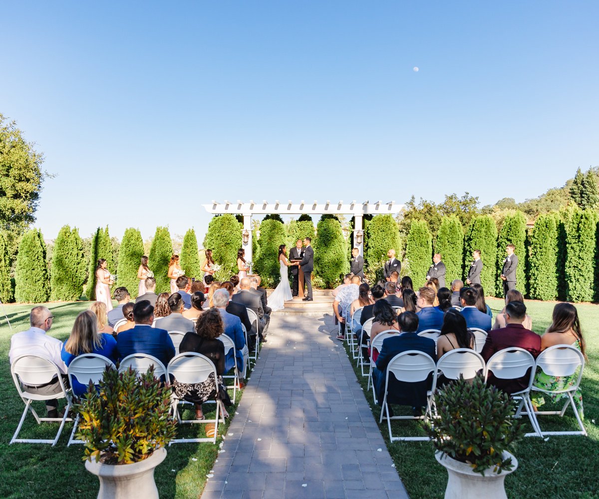 Eagle Ridge: Your Serene Romantic Wedding Venue