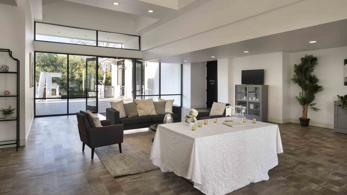 University Club: Secret, Sophisticated Irvine, CA Wedding Venue